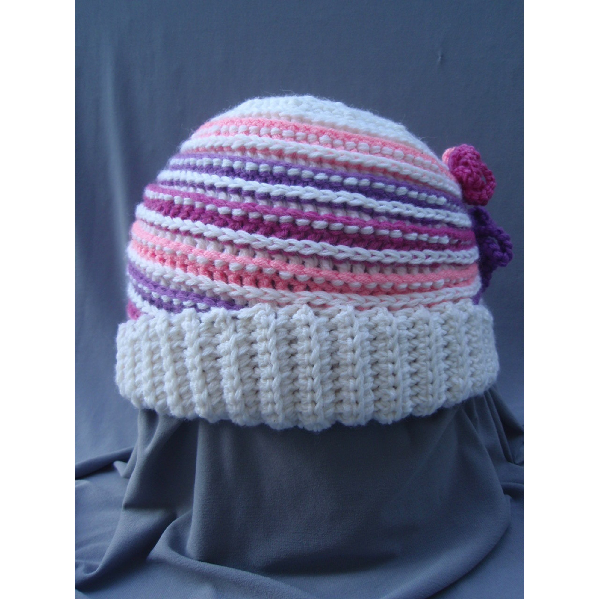 Crochet pattern women's cloche hat