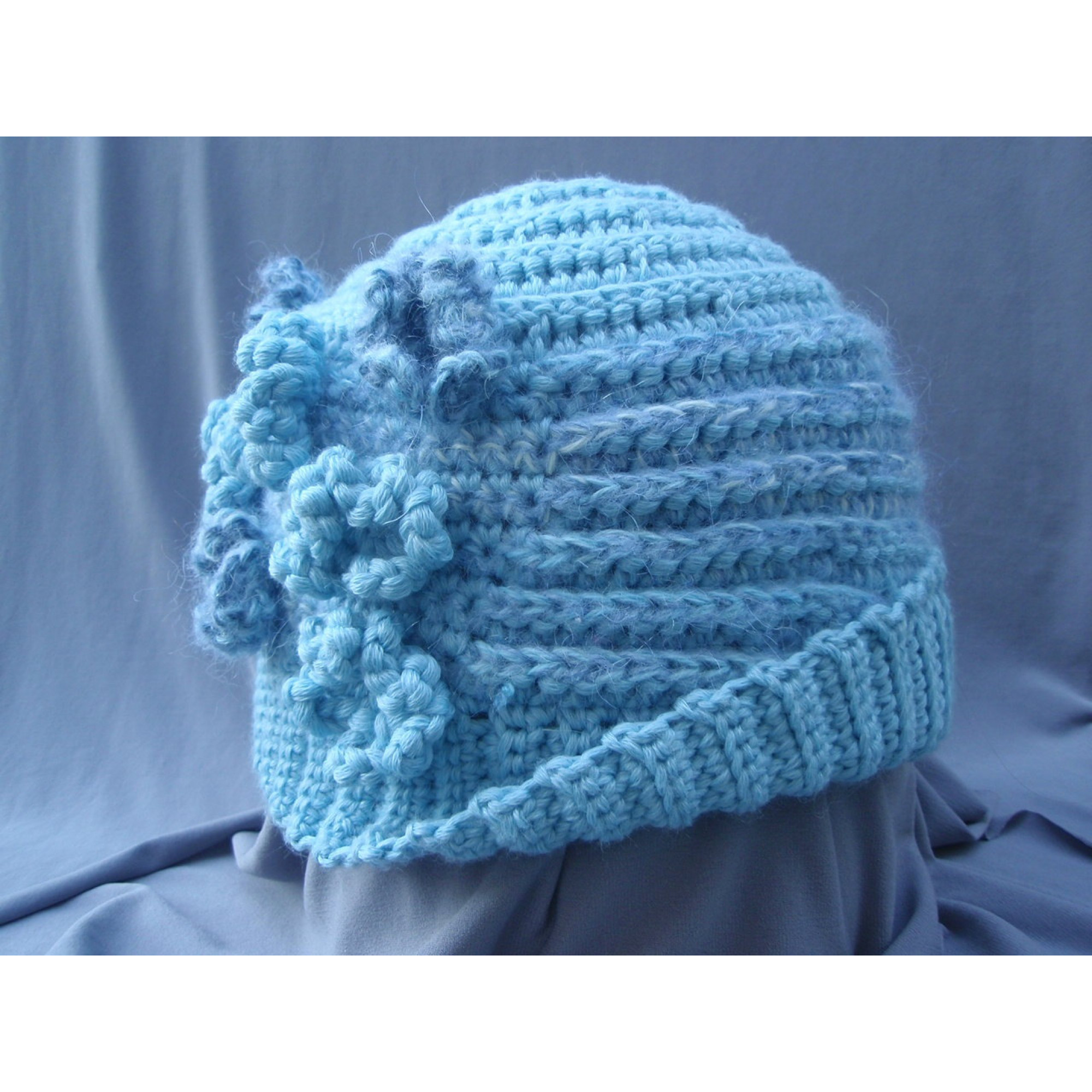 Crochet pattern women's cloche hat